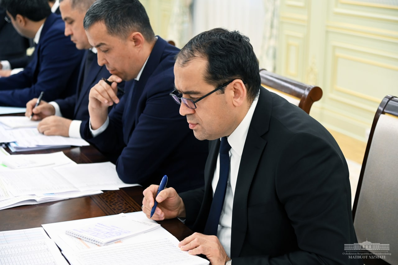 Shavkat Mirziyoyev aholi va tadbirkorlarni yoqilg‘i-energiya manbalari bilan uzluksiz ta’minlash ...